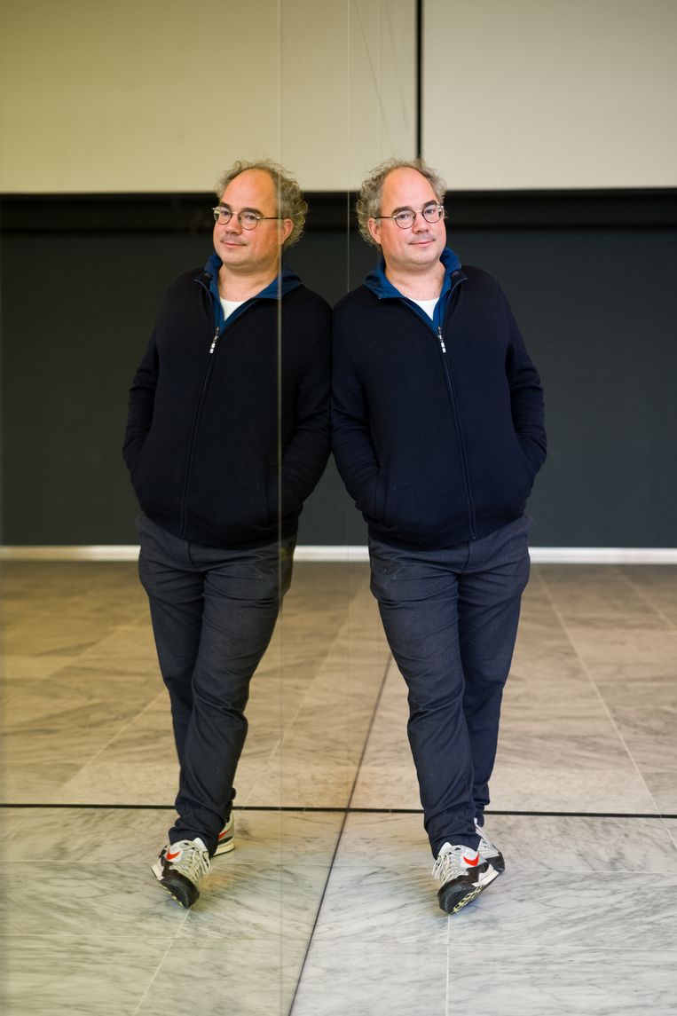 Volgens Arjen van Veelen is de ziel uit Rotterdam verdwenen. ‘De haven ...