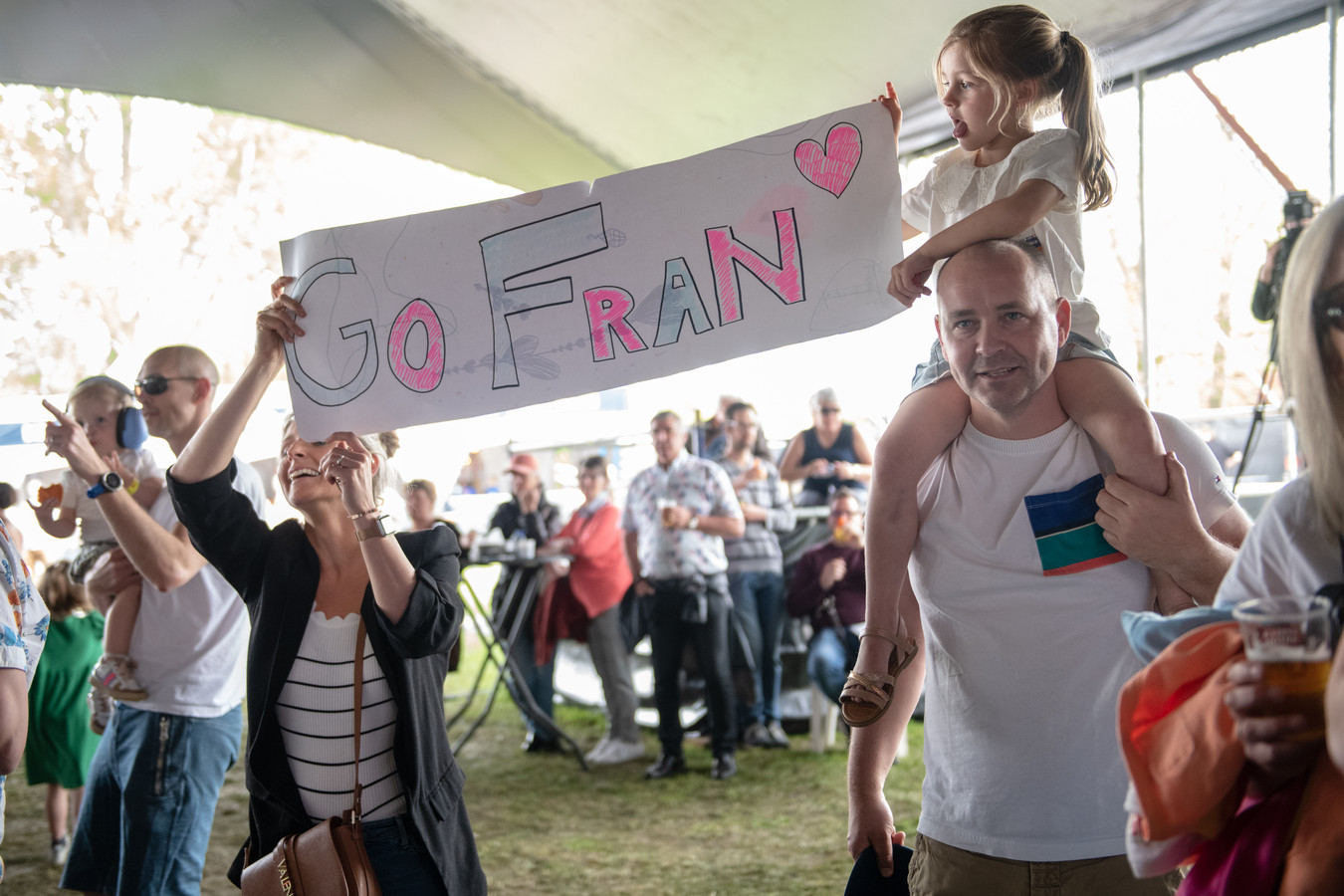 25.000 festivalgangers laten zich gaan op Arendonk Zingt & Swingt ...