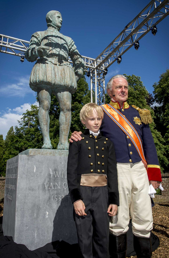 Standbeeld Willem van Oranje onthuld in Breda | Foto | AD.nl Standbeeld Willem van Oranje onthuld in Breda | Foto | AD.nl
