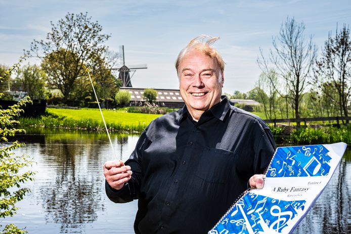 Dirigent Danny Oosterman is groot geworden door zichzelf te blijven ...