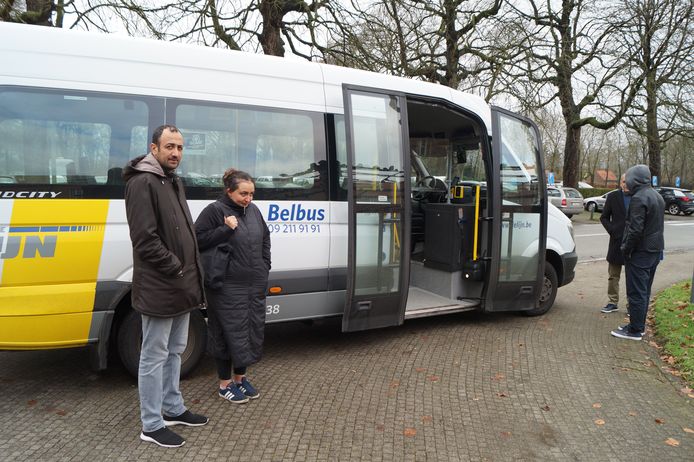 Belbushalte aan opvangcentrum Wingene geschrapt: “Het was zoveel ...