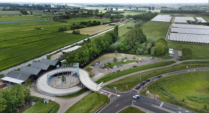 Tull en ’t Waal voelt zich overvallen: ‘220 asielzoekers bij een dorp ...