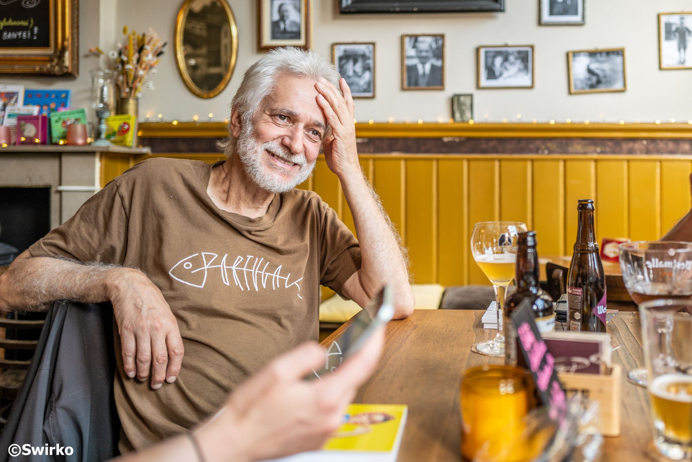 Waarom Prins Filip, nog voor hij koning was, het café van Antoinette in ...