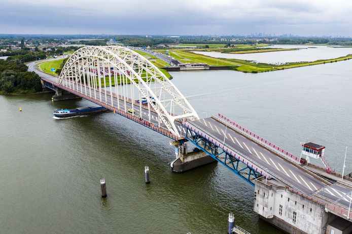 Brug over de Noord ligt er weer uit, al was het dit keer maar een ...