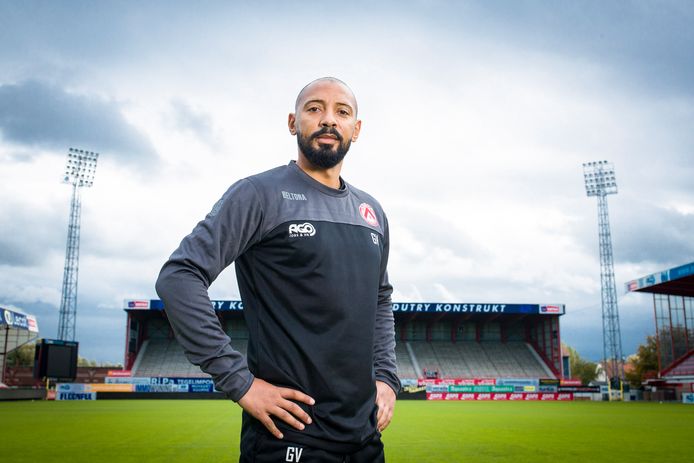 Gunter Van Handenhoven is verrassende assistent van Belhocine bij KV ...
