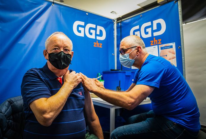 Hoe krijgen alle 18-plussers op tijd een boosterprik, als het nu al in ...