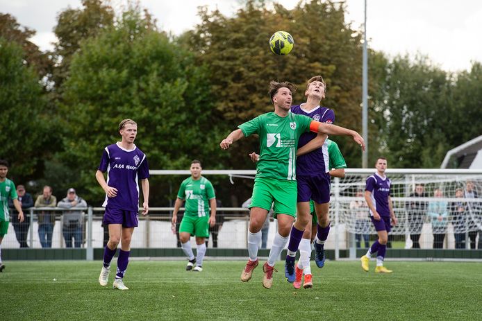 Viola veegt de vloer aan met VCW, ‘rood’ PCP krijgt Neerlandia’31 niet ...