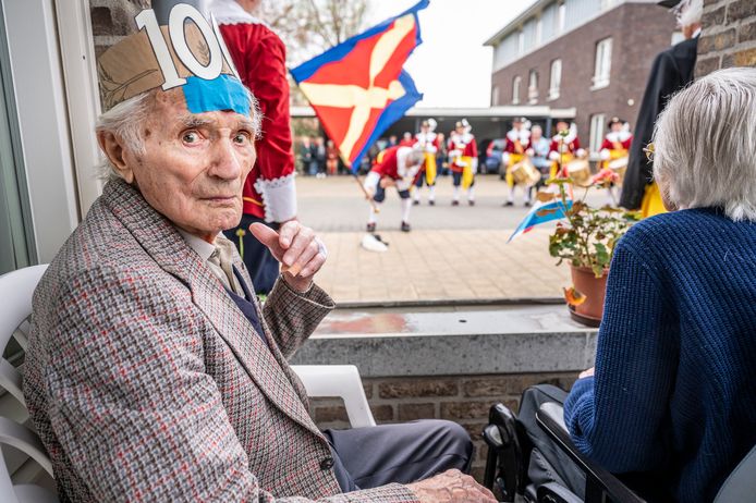 Boekelaar Thé Donkers woonde jarenlang in Canada maar kwam terug om te ...