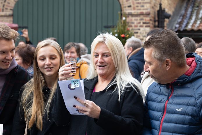 IN BEELD. Hasselts Jenevermuseum viert veertigste verjaardag in stijl ...