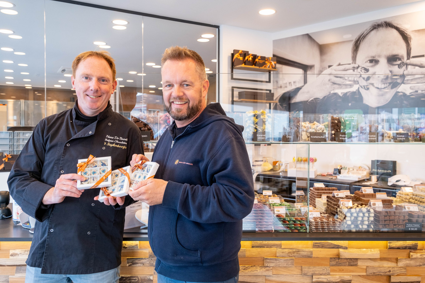 ’t Suykerbootje maakt chocolaatjes voor tiende verjaardag Dorpshart ...