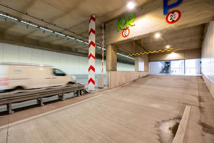 Inrit naar stationsparking twee dagen dicht na aanrijding | Mechelen ...