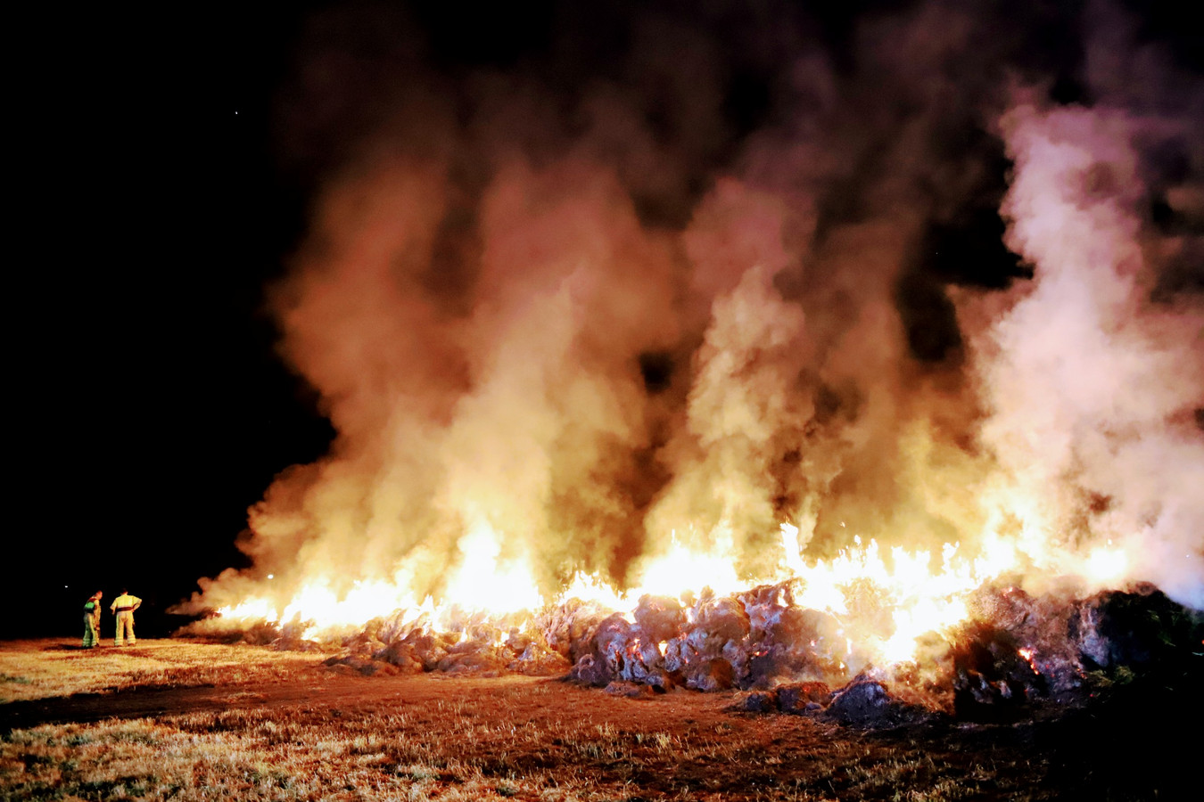 Brandweer zeer druk met recordaantal buitenbranden: ‘Oorzaak vuur vaak ... Brandweer zeer druk met recordaantal buitenbranden: ‘Oorzaak vuur vaak ...
