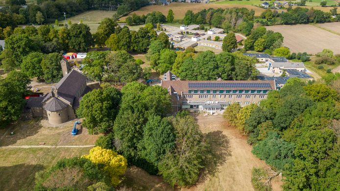 Heerts: extra asielzoekers eerst naar dorpen, pas daarna is groter azc ...