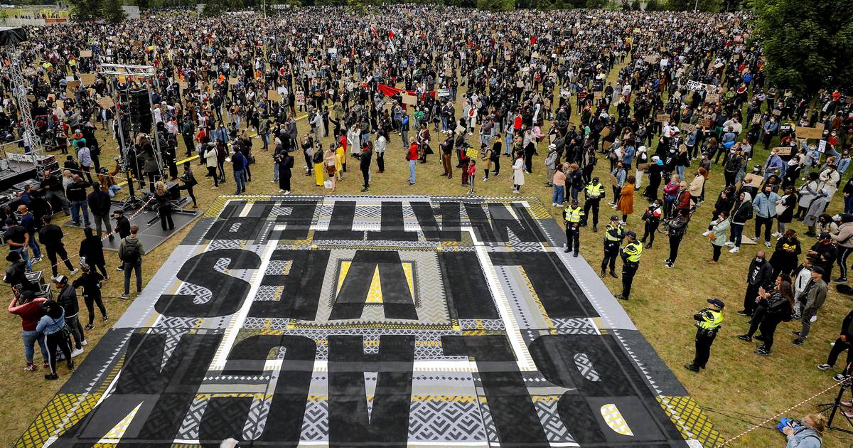 11.500 mensen bij tweede protest tegen racisme in Amsterdam: ‘Weg met ...