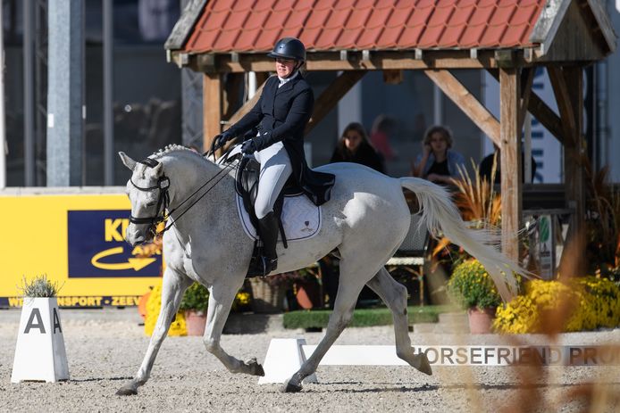 Twee debutanten kijken uit naar de crosscountry van Military Boekelo ...