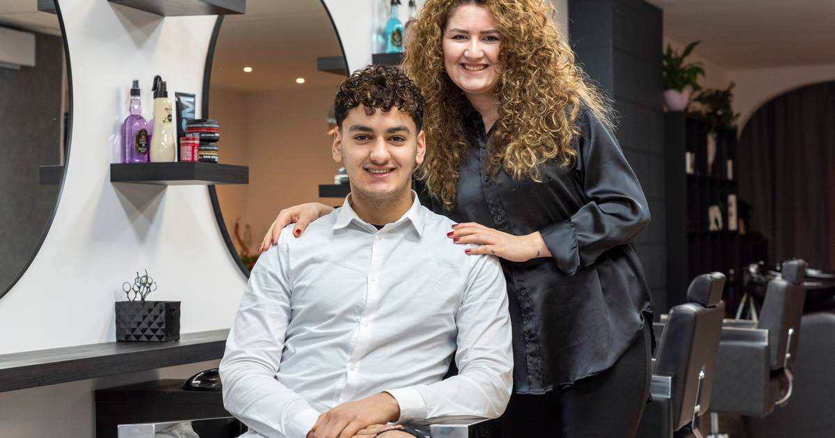 Zus (26) en broer (19) uit Irak openen eigen kapperszaak in Klundert ...