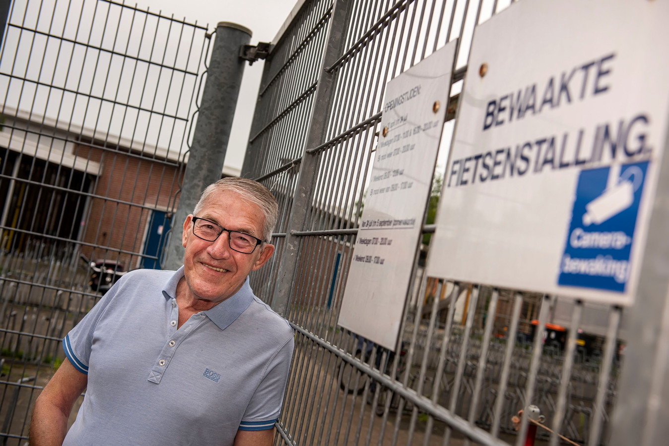 Mathijs (77) woonde jarenlang boven het zwembad: ‘Hier voel je je nooit ...