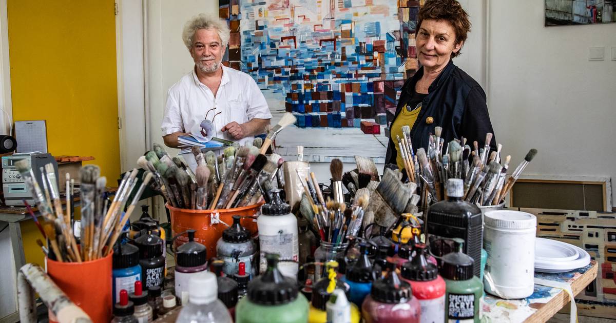 Kunstenaars stellen voor de laatste keer hun atelier aan de Van Hetenstraat open voor publiek ...