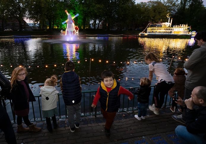 Eindhovense Lichtjesroute blijft een populaire traditie | Eindhoven | ed.nl