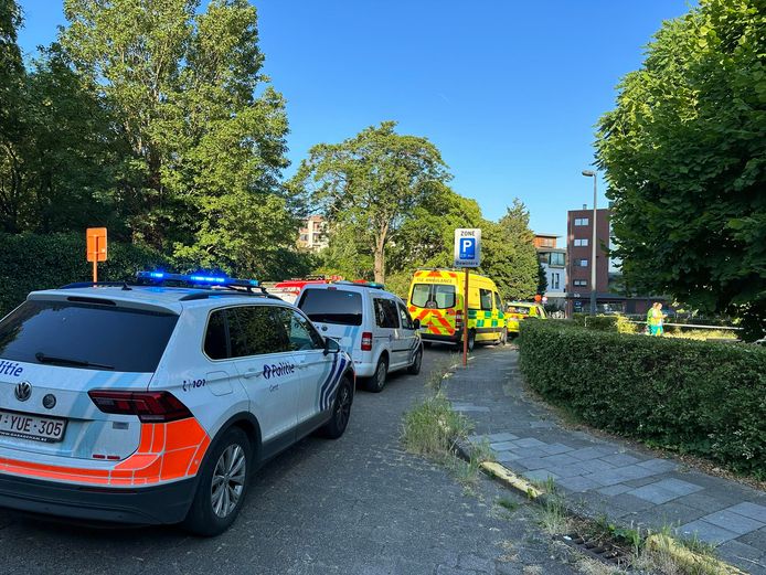 Man (57) komt om het leven na val uit appartementsgebouw: parket ...