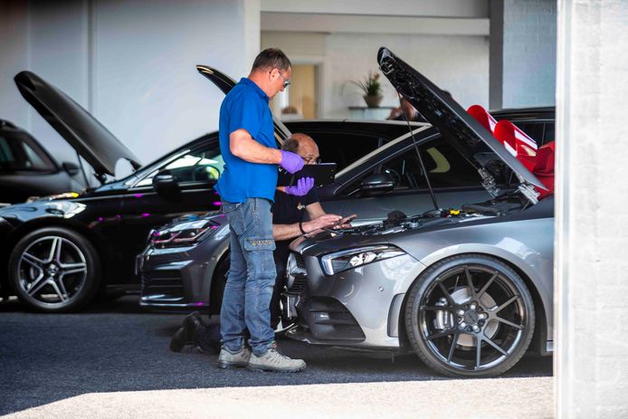 Politie vindt geen misstanden bij inval autodealer AP Car Store in ...