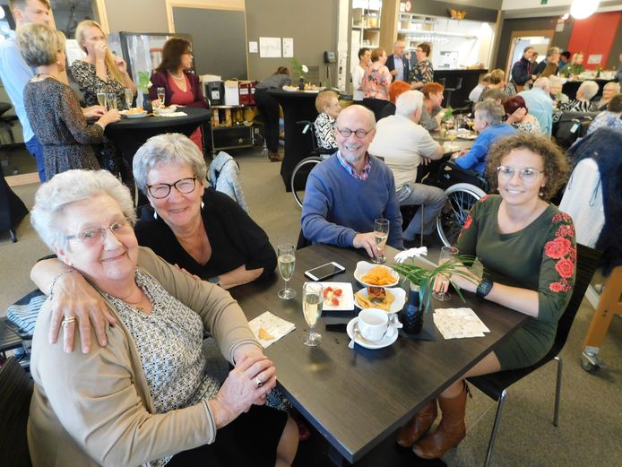 Ten Oudenvoorde Ertvelde blaast 10 kaarsjes uit: “Elke kamer in ...