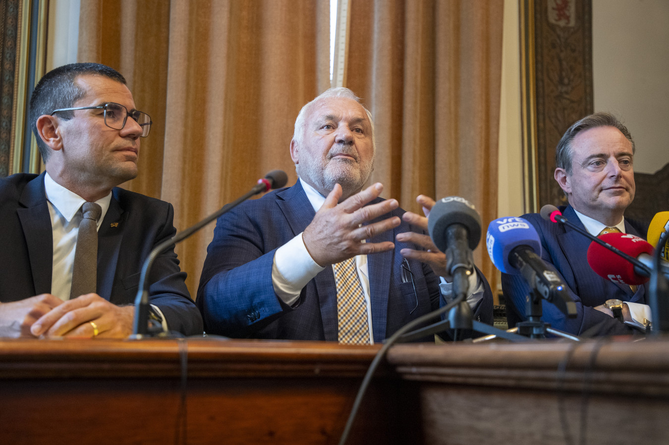 Niemand bij N-VA stond te springen om Dedecker tot lijsttrekker te ...