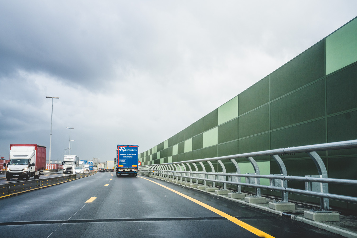 Van 90 naar 70 kilometer per uur: snelheidsverlaging voor vrachtwagens ... Van 90 naar 70 kilometer per uur: snelheidsverlaging voor vrachtwagens ...