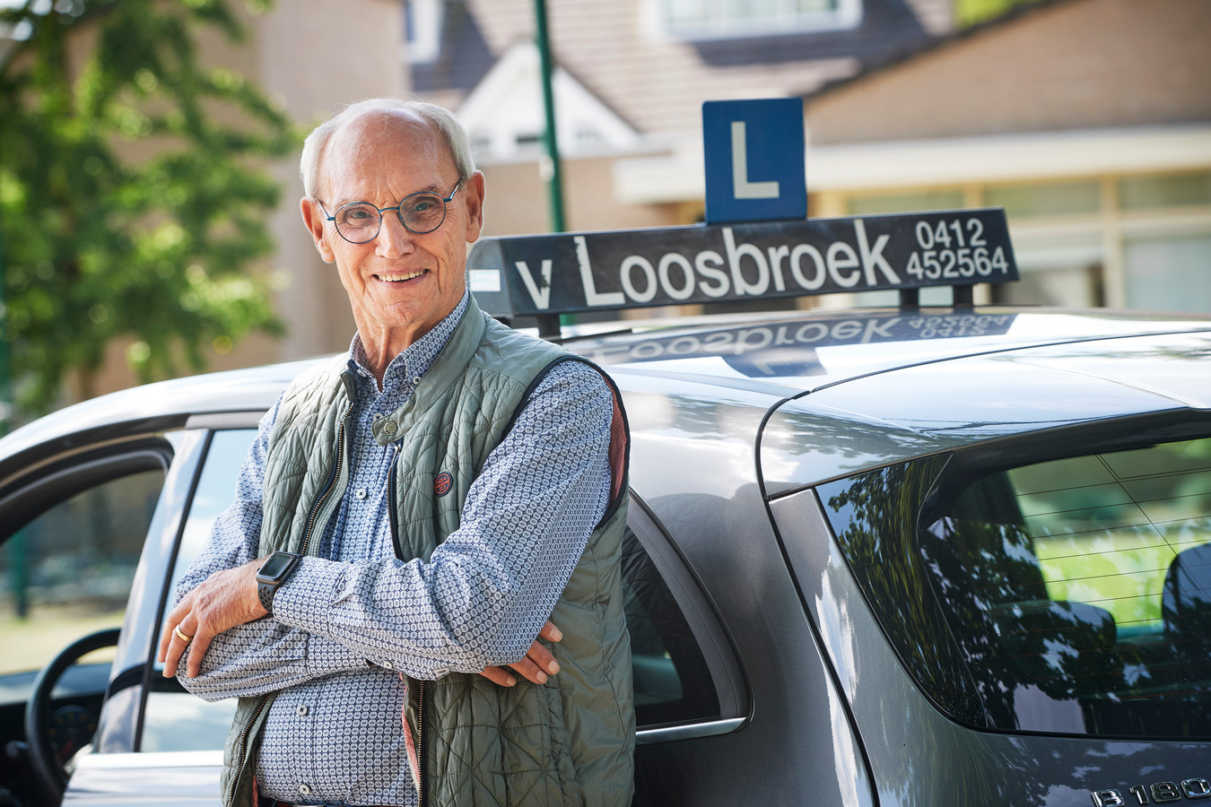 Theo (81) geeft al vijftig jaar rijles: ‘Uit een familie zijn zelfs ...