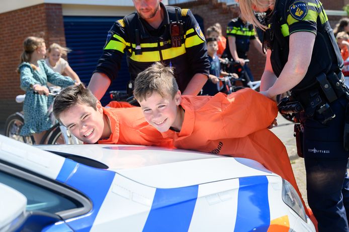 Jachtseizoen zorgt voor actie in Bruinisse: ‘Zo leren ze de politie eens van een positieve kant ...