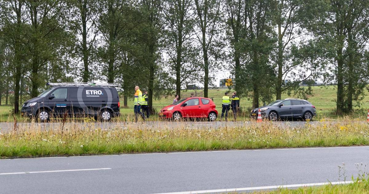 Drie voertuigen betrokken bij kop-staartbotsing op N203 bij Uitgeest | 112 nieuws Uitgeest | AD.nl