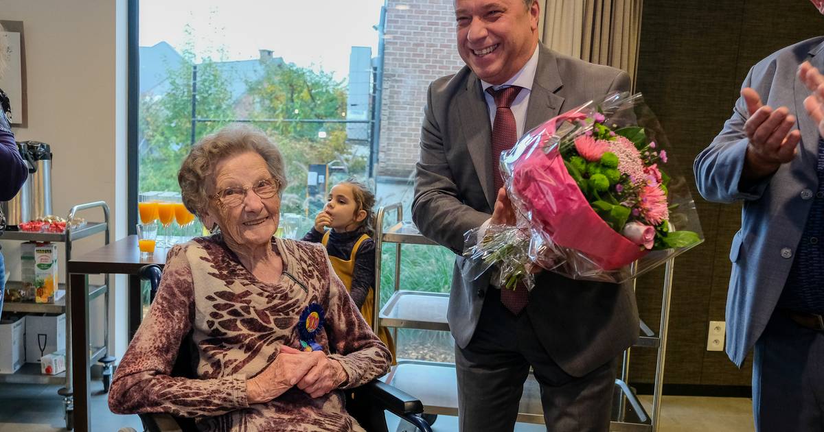 Alina mag honderd kaarsjes uitblazen | Zaventem | hln.be