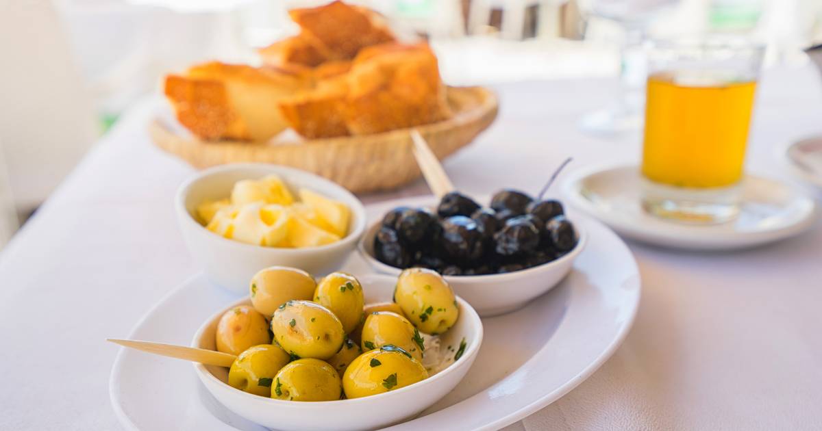 Waarom zwarte olijven zonder pit uit de supermarkt nep zijn | Eten | hln.be
