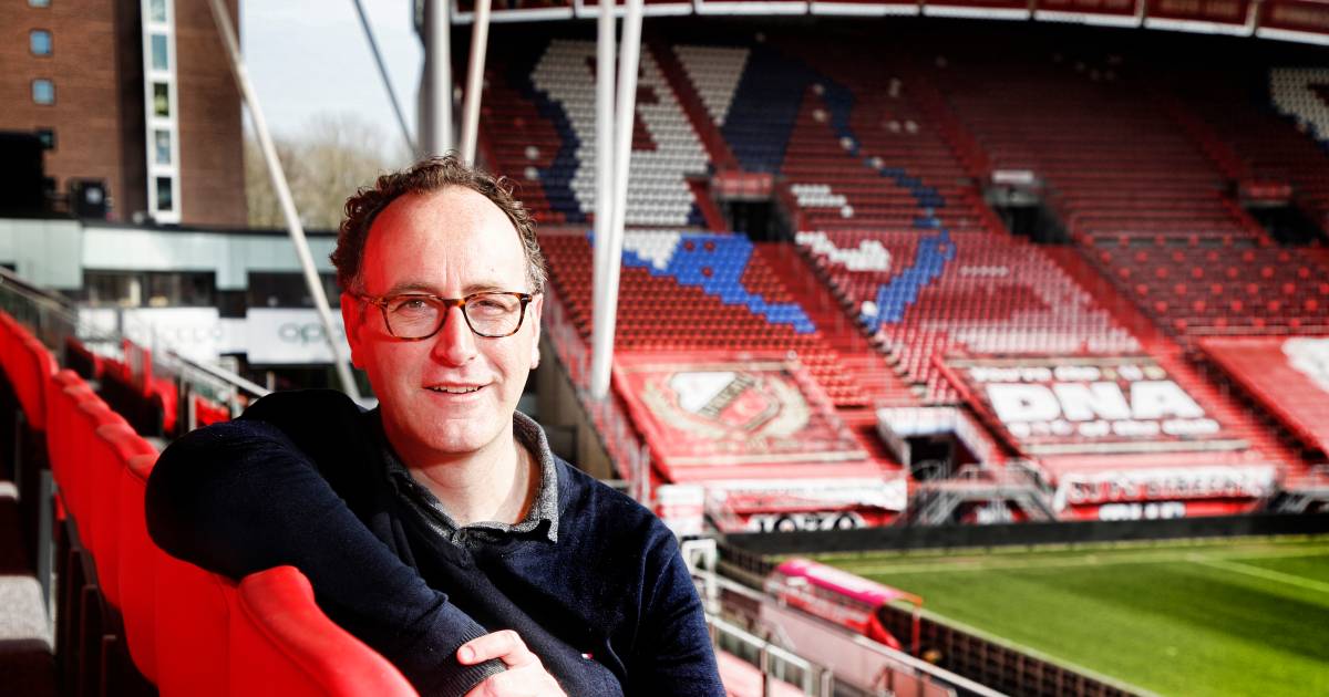 Algemeen directeur FC Utrecht wil meer publiek: ‘Een knuffel of high ...