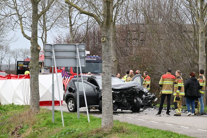 Dode bij frontale botsing in Appeltern komt uit Oekraïne, shock in nabijgelegen opvangcentrum ...