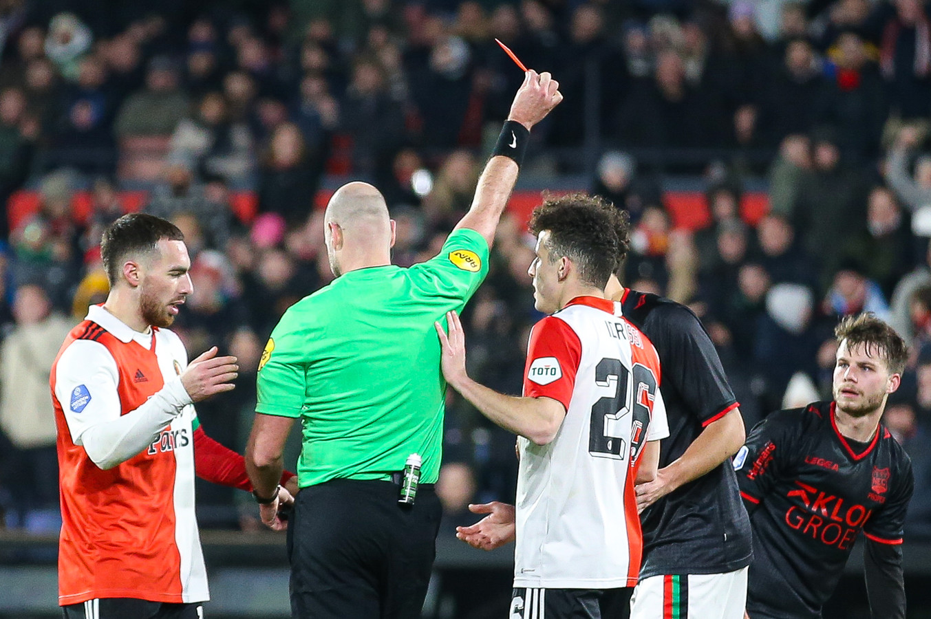 Aanklager in beroep tegen rode kaart NEC’er Sandler: ‘Er is een bom ...