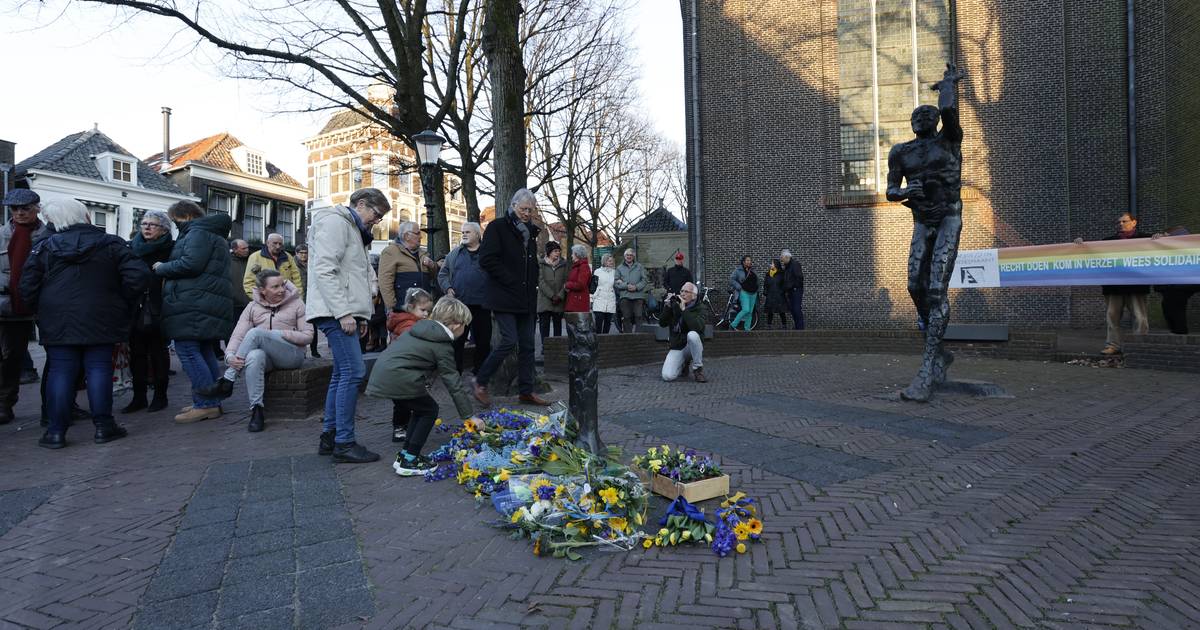 Beeldend kunstenaar Leen Droppert overleden, bekend als maker van het ...