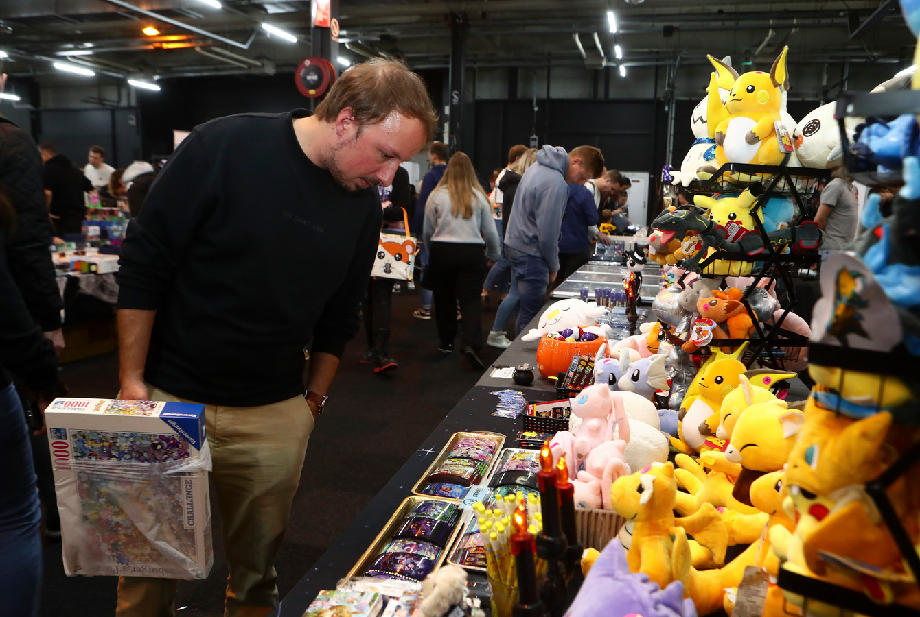 Duizenden mensen komen af op Pokémon-beurs in Gorinchem, op zoek naar ...