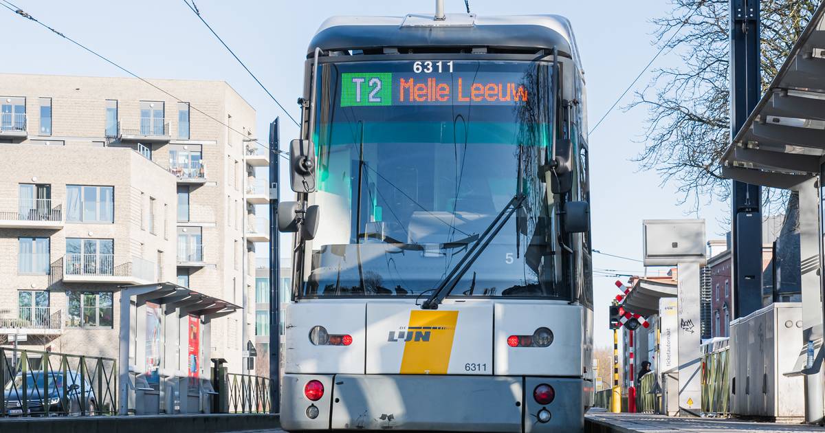 Flexbussen van De Lijn rijden vaker leeg dan met reizigers | Binnenland ...
