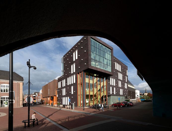 Bezuiniging voor Kunstkwartier en bibliotheek Helmond van de baan: ze ...