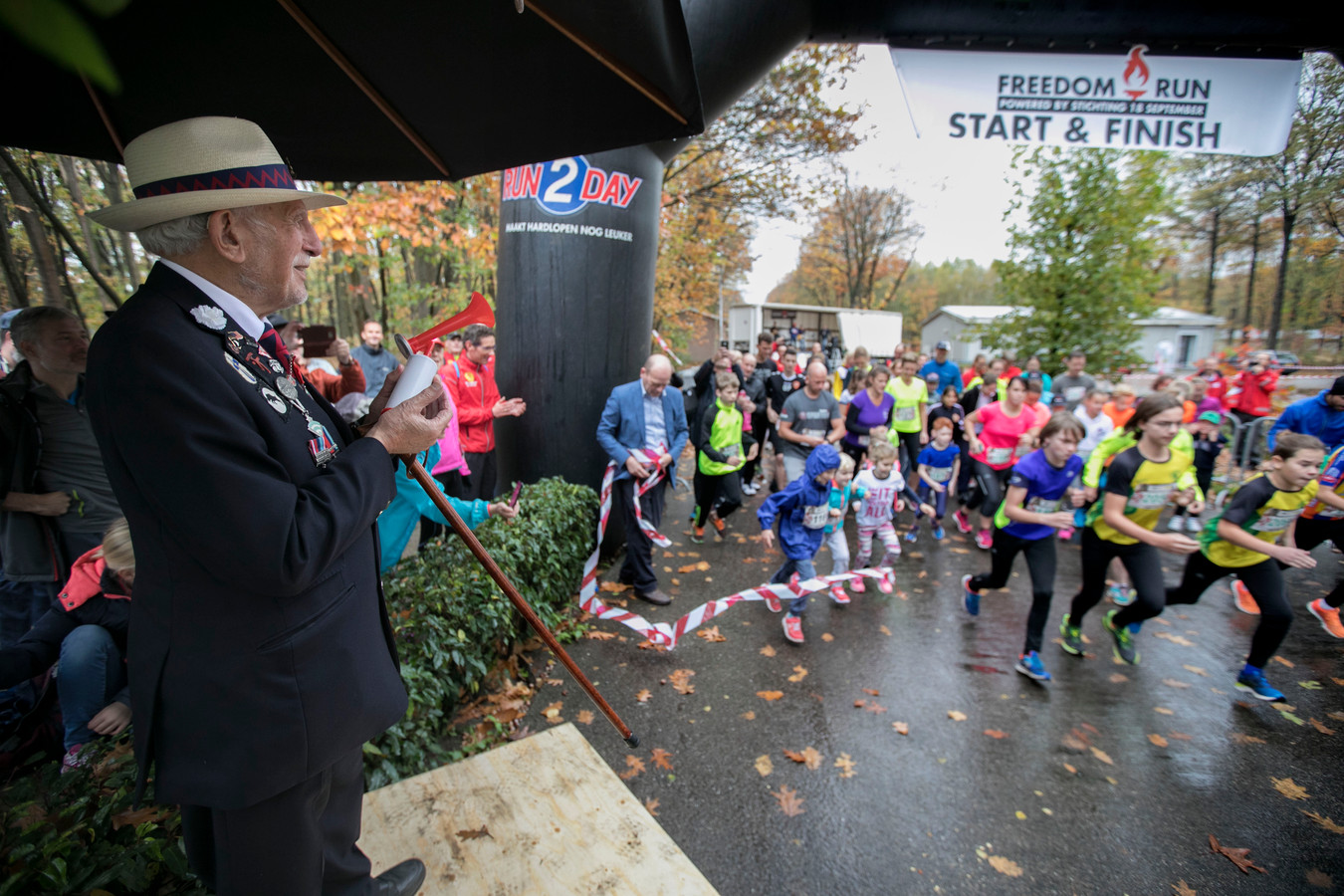 Oorlogsveteraan Joe Cattini (1923-2023) kwam graag in Eindhoven: ‘Hij ...