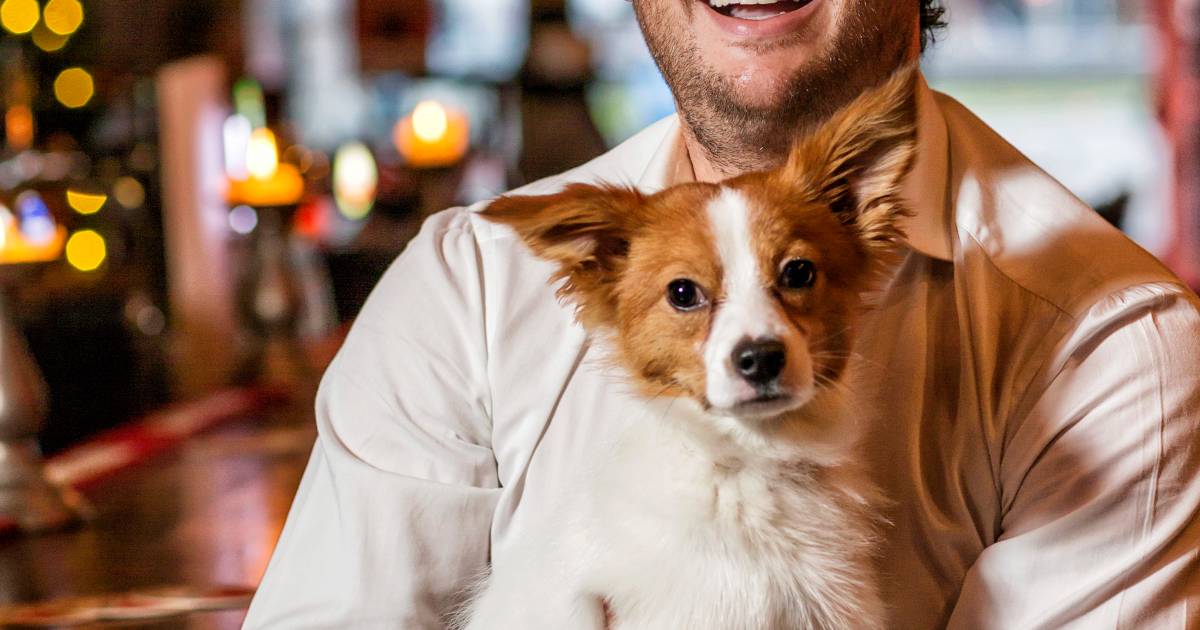 Tino's keffertje haat stofzuigen en Danny noemt jarige vrouw 'ouwe muts ...
