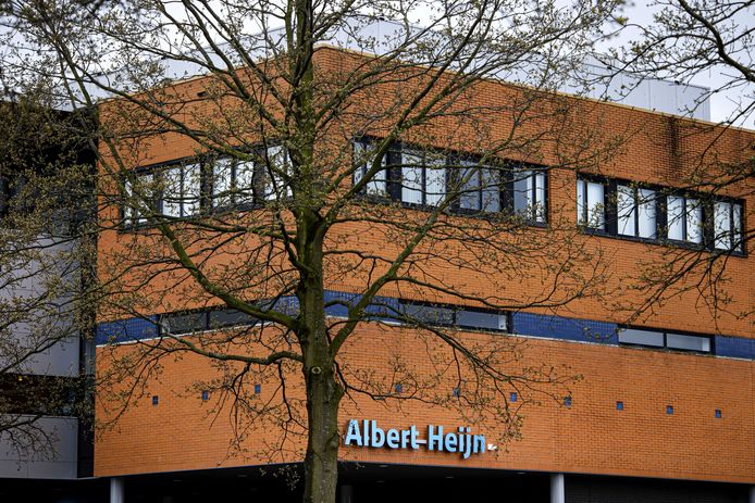Medewerkers distributiecentra Albert Heijn in Pijnacker leggen werk ...