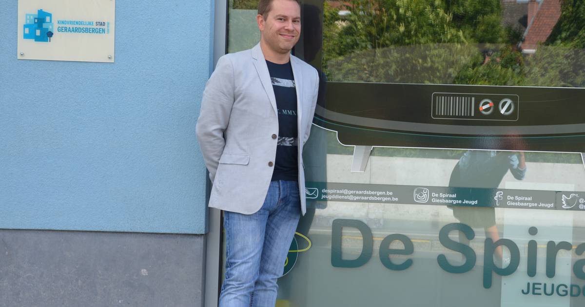 Zanger en gemeenteraadslid Jimmy Colman wil meer optredens in JC De ...