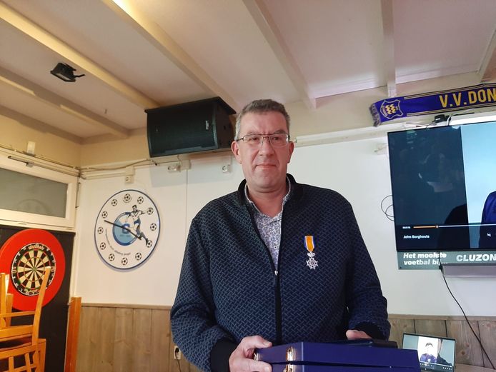 Lintje voor Cluzona-man John Borghouts in Wouw | Roosendaal | AD.nl