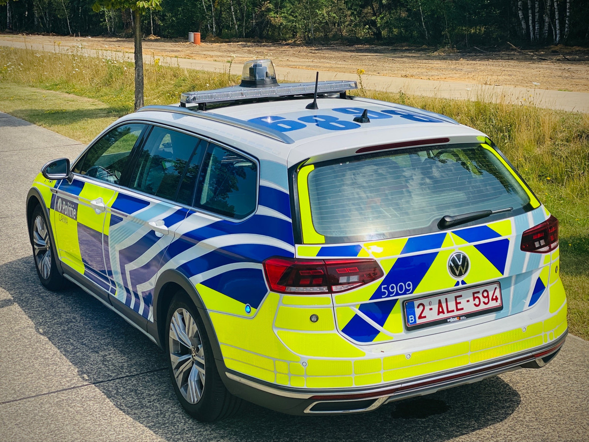 IN BEELD. Politie-auto’s in Limburg krijgen nieuwe look | Foto | hln.be