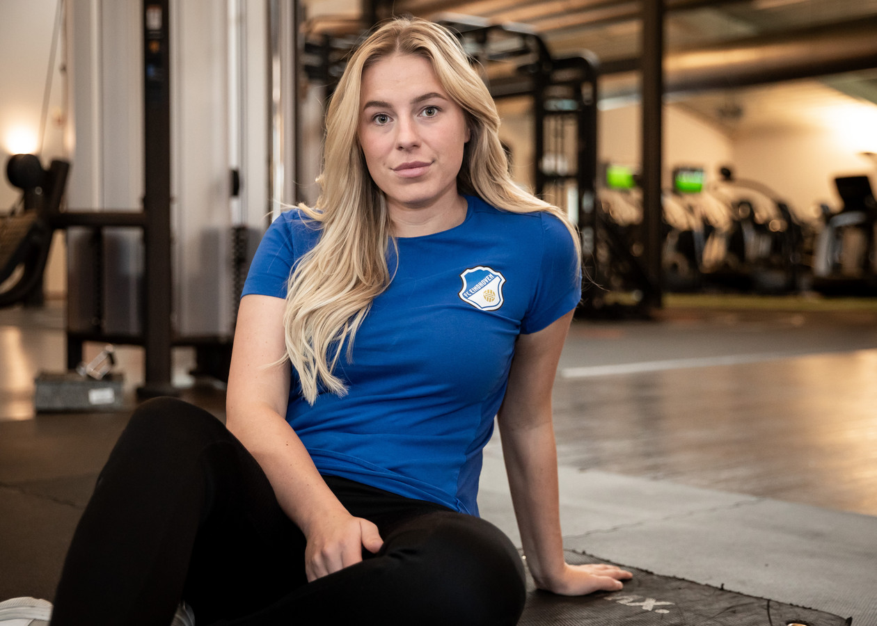 Deze voetbalster ‘laat wekelijks Insta ontploffen’: ‘Loop negentig ...