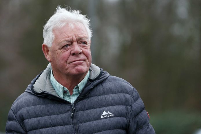 Voetbalwereld neemt afscheid van Rob Rensenbrink, Jan Mulder pakt uit ...