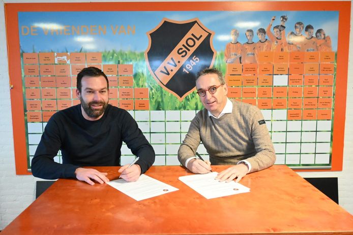 SIOL haalt trainer Peter ten Haaf terug: ‘Dit is mij als echte clubman ...