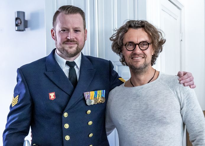 Arnouds parachutesprong wordt hem bijna fataal, dan fietst ambulancier ...